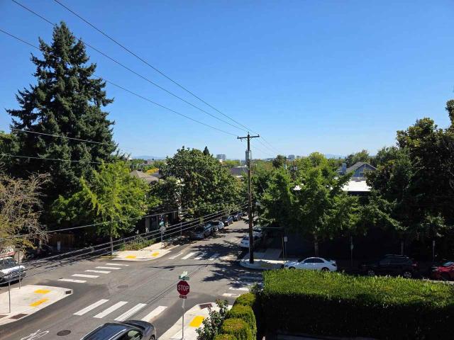 2405 & 2431 NW Irving Street Studio Apartment for Rent at 2405 2405 & 2431 NW Irving Street, Portland, OR 97210 Northwest Industrial