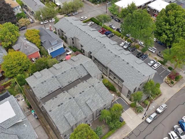 2405 & 2431 NW Irving Street Studio Apartment for Rent at 2405 2405 & 2431 NW Irving Street, Portland, OR 97210 Northwest Industrial