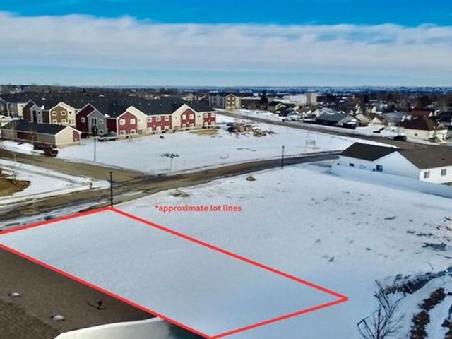 2405 24th St W, Williston, ND 58801