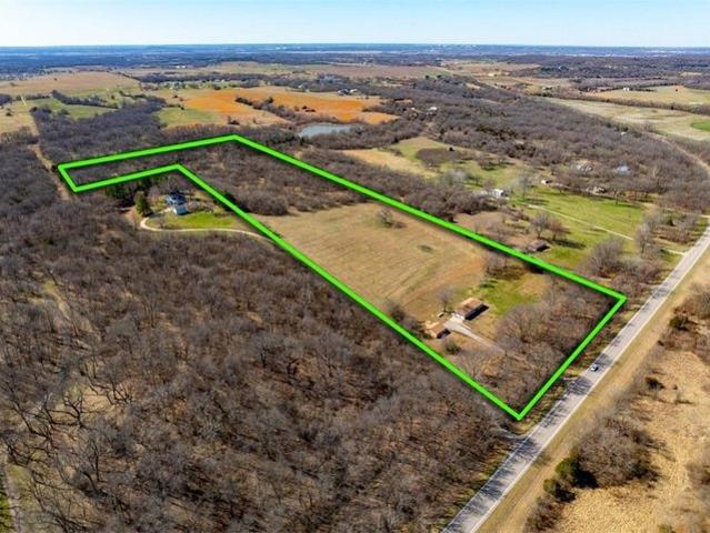 24069 Chieftain Rd, Lawrence, KS 66044