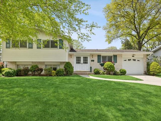 2406 N Lafayette St, Arlington Heights, IL 60004