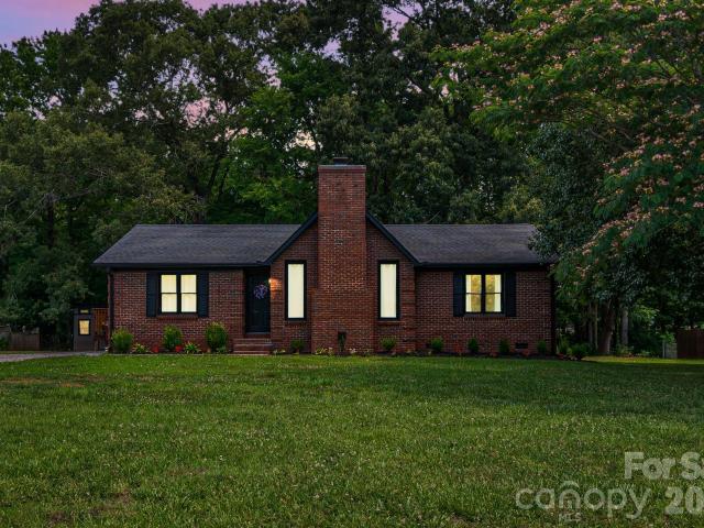 2406 Bearskin Lane