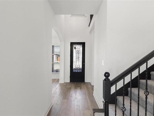 2406 Colonial Lane