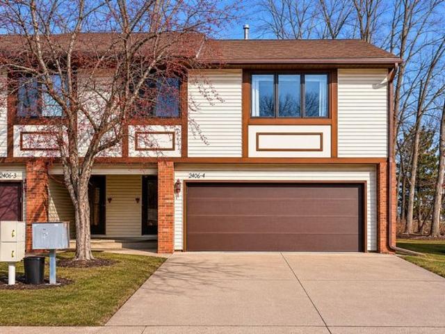 2406 County Road D W Apt 4, Roseville, MN 55112
