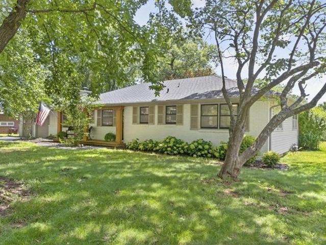 2406 E Broadmoor St, Springfield, MO 65804