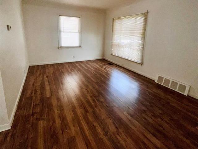 2406 Gold Avenue