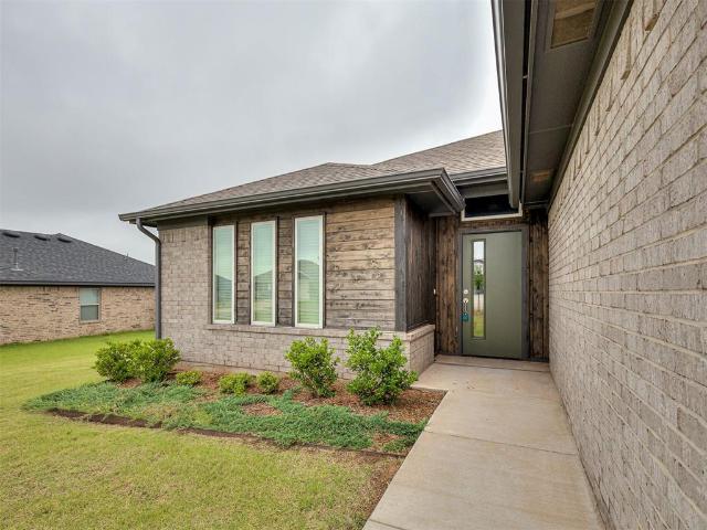 2406 Heather Road