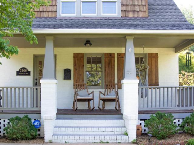 2406 Jefferson Park Ave