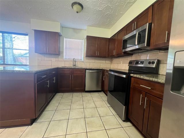 2406 Ridge Hollow Drive