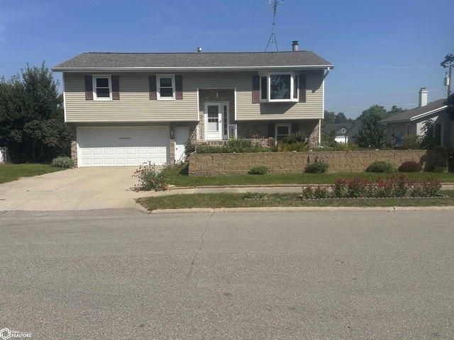 2406 Sunset Dr, Iowa Falls, IA 50126