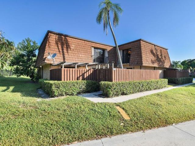 2406 24th Ln, Greenacres, FL 33463