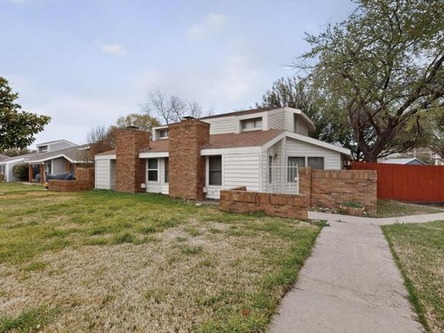 2407 Mustang Ct, Lewisville, TX 75067