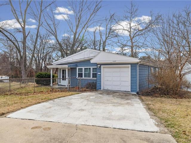 2407 NE 57th Terrace