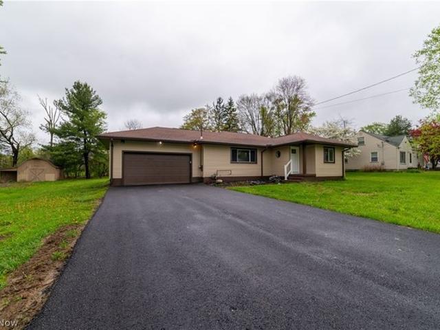 2407 Northview Dr, Cortland, OH 44410