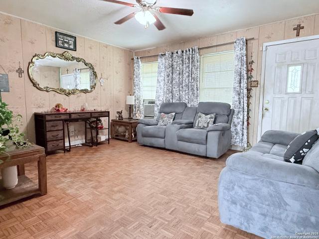 2407 Aiken St, San Antonio, TX 78237 | MLS #1873