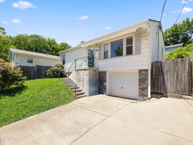 2407 Cecil Ave