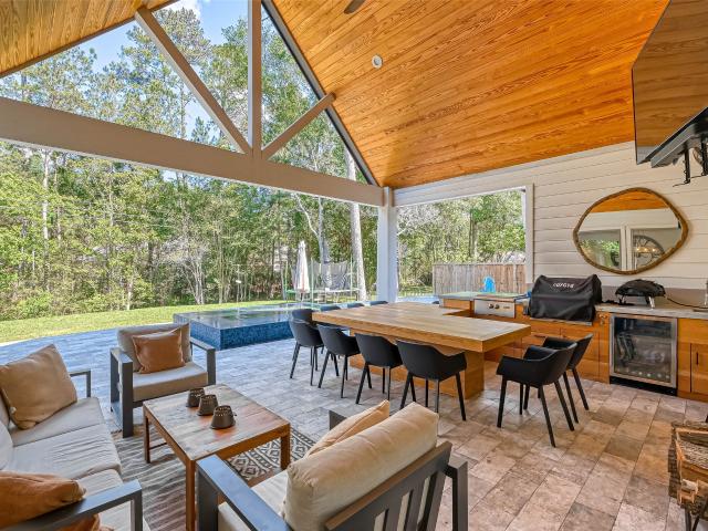 2407 Chantilly Lane