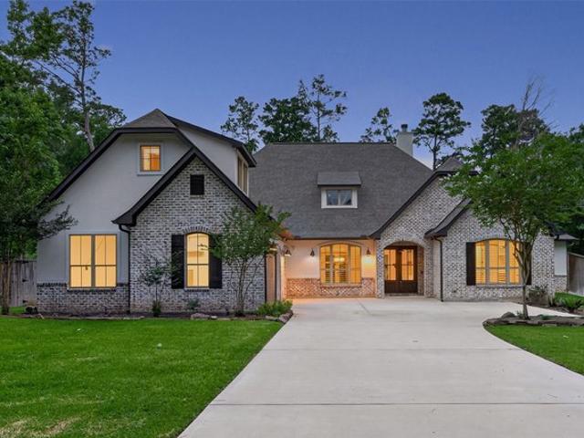 2407 Chantilly Ln, Conroe, TX 77384