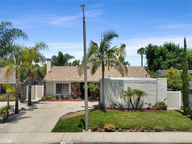 2407 Chapman