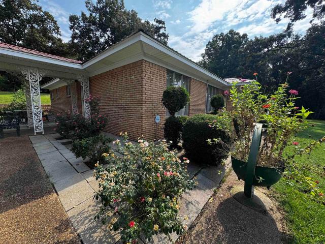 2407 E Broadway