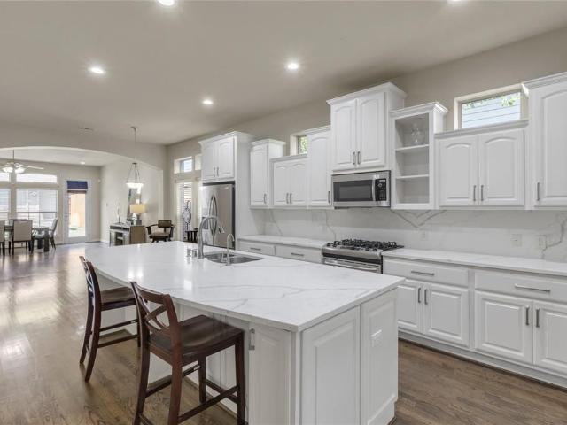 2407 Knight St, Dallas, TX