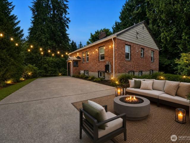 2407 Larch Way