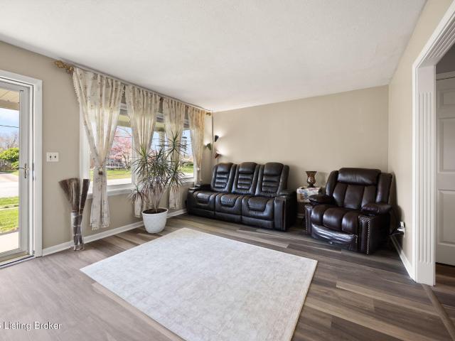 2407 Roddy Rd