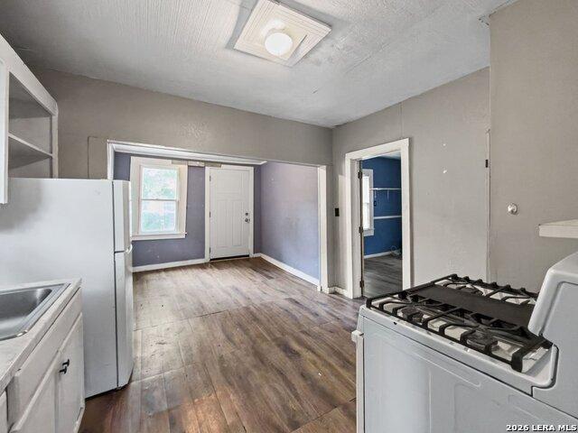 2407 San Fernando