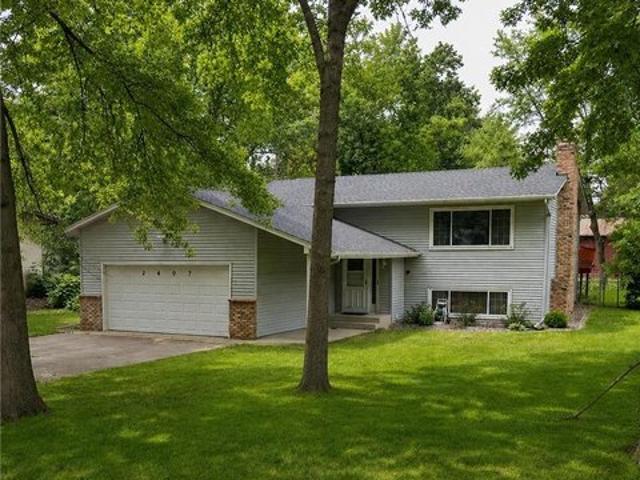 2407 Spruce Pl, White Bear Lake, MN 55110