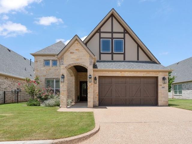 2407 Vineyard Dr, Granbury, TX 76048