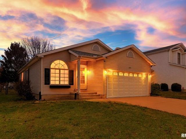 2407 W Miners Dr, Dunlap, IL 61525