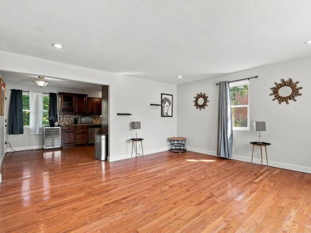 2408 meadowlark ln