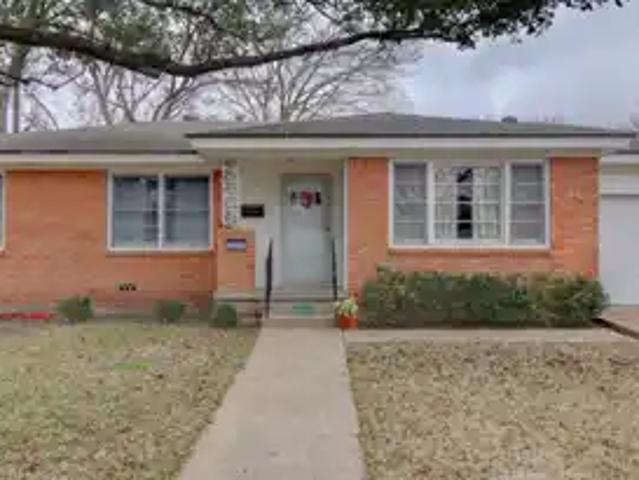 2408 N 49th St, 3 beds, 2 full baths