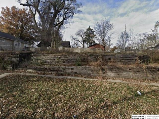 2408 N 49th St, Omaha, NE 68104