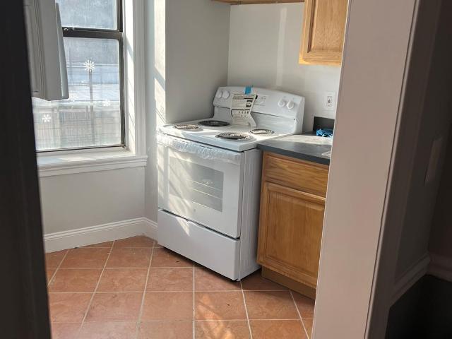 2408 Cambreleng Avenue, Unit 10