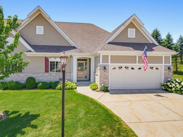 2408 Deercrest Ct, Waukesha, WI 53188