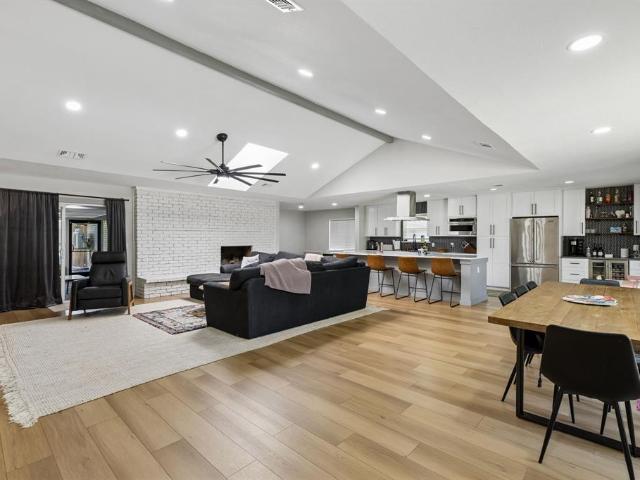 2408 Grandview Drive