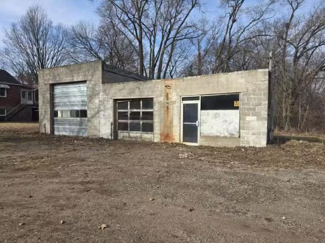 2408 Lansing Ave, Jackson, MI 49202 MLS 25010118