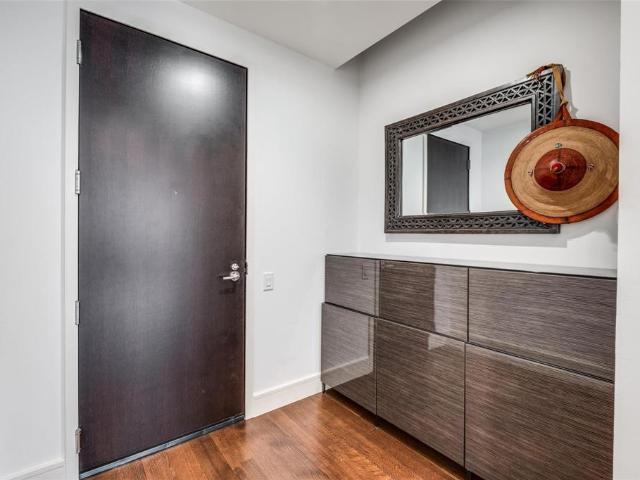 2408 Victory Park Lane # 831
