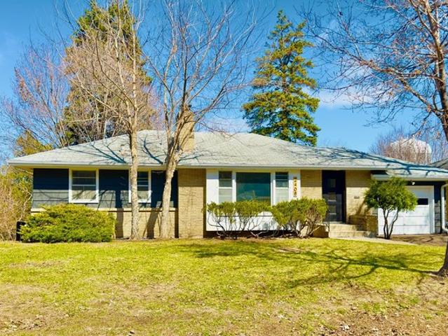 2408 W 65 1/2 St, Richfield, MN 55423