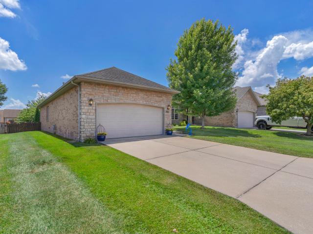 2408 W Deerbrooke Trail