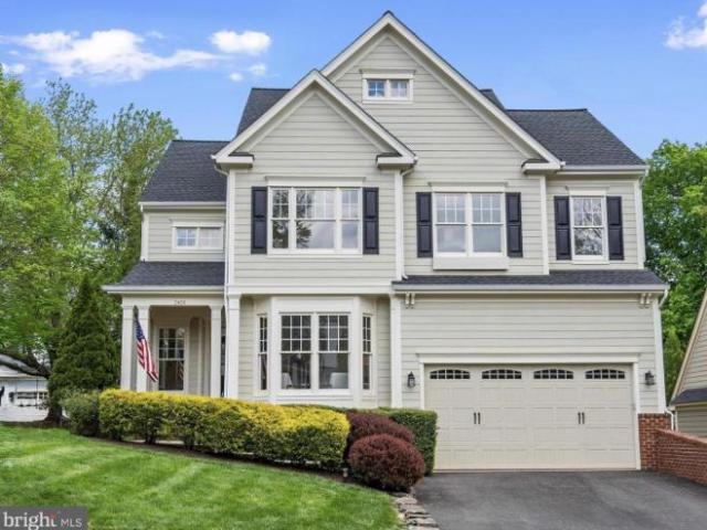 2409 N Ottawa St, Arlington, VA 22205