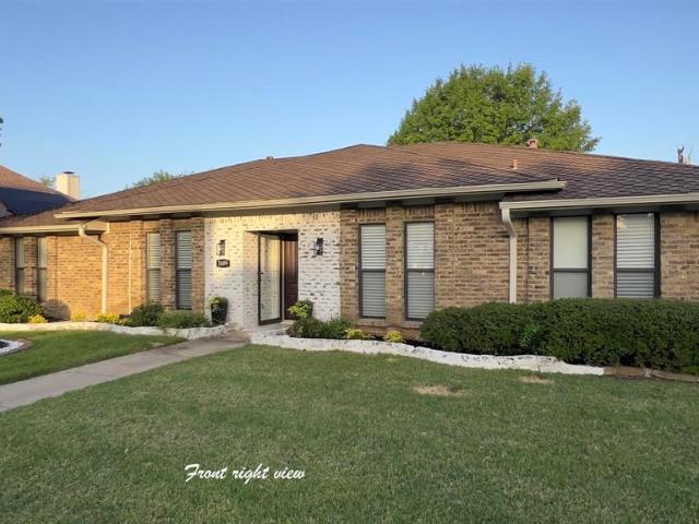 2409 Oakwood Drive