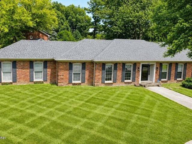 2409 Chattesworth Ln, Louisville, KY 40242