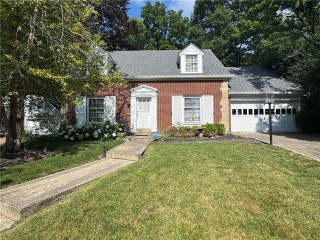 2409 Fairmont Ave, Oakwood, OH 45419