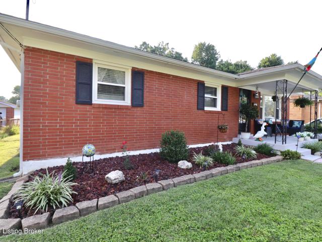 2409 Fluhr Ln