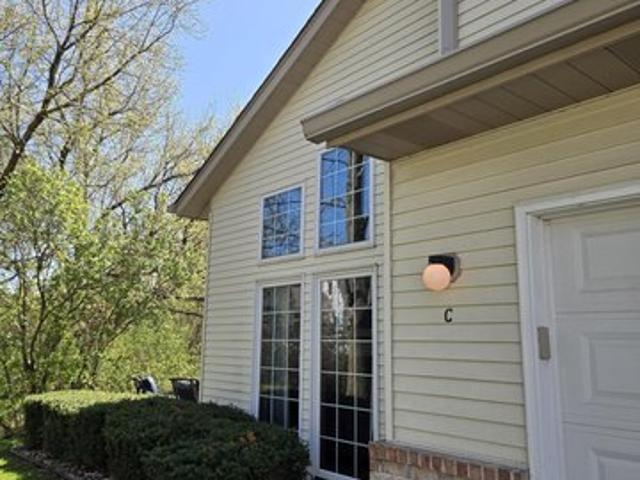 2409 Fox River Pkwy Unit C, Waukesha, WI 53189