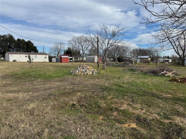 2409 Hickory Ln, Burleson, TX 76028 | MLS #21151 | Compass