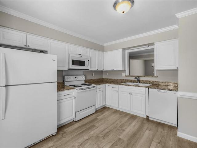 2409 Rennie DR