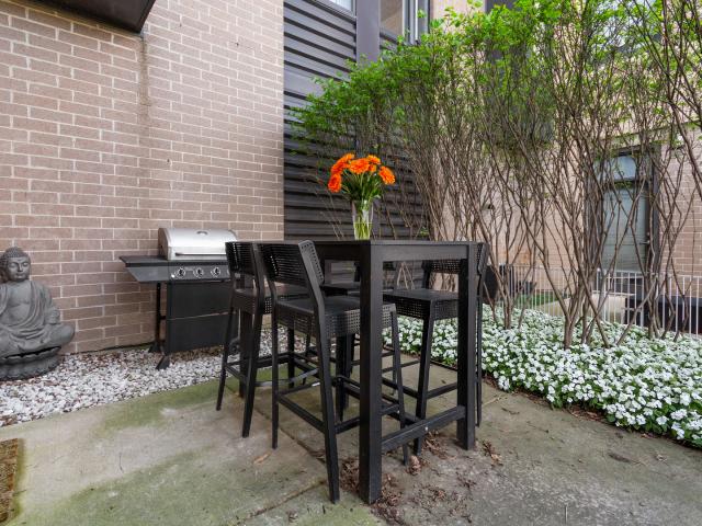 2409 W Catalpa Avenue # 106
